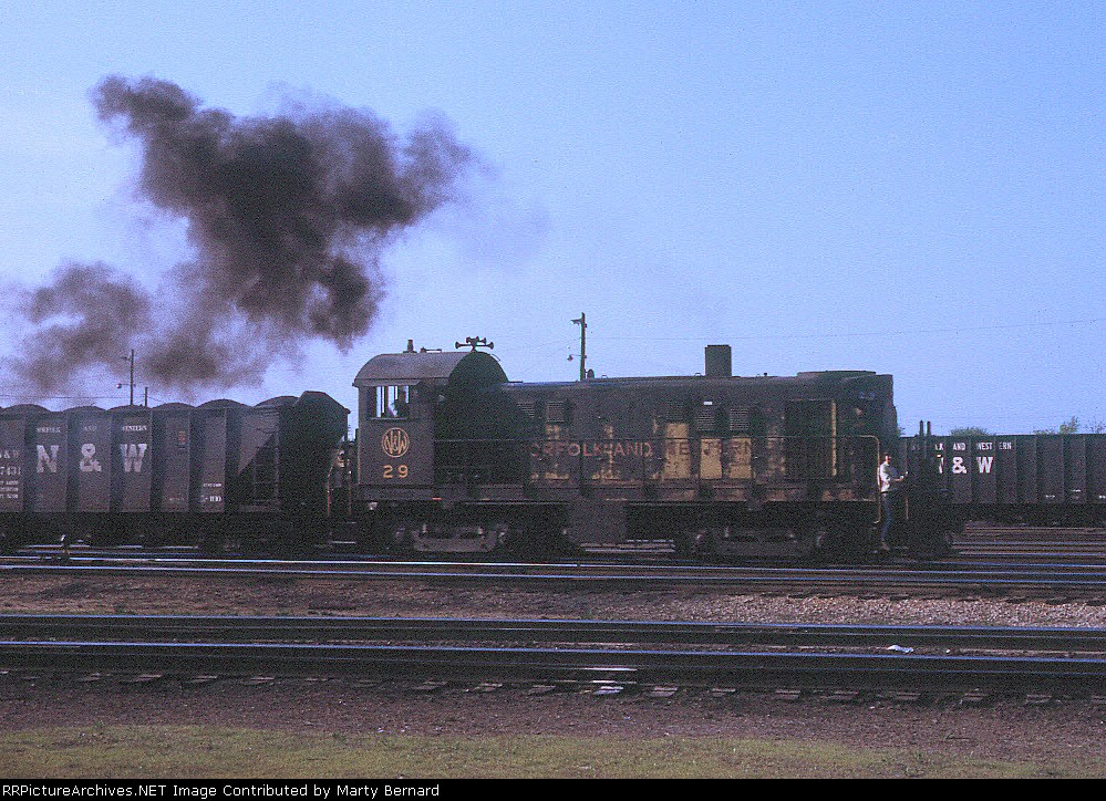 An Old Alco Just Marked Its Turf